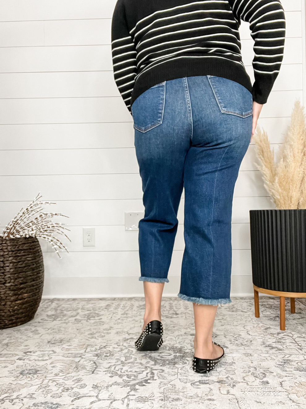 Judy Blue "Waiting For the One" Wide Leg Crop Jean - Lola Monroe – Lola ...